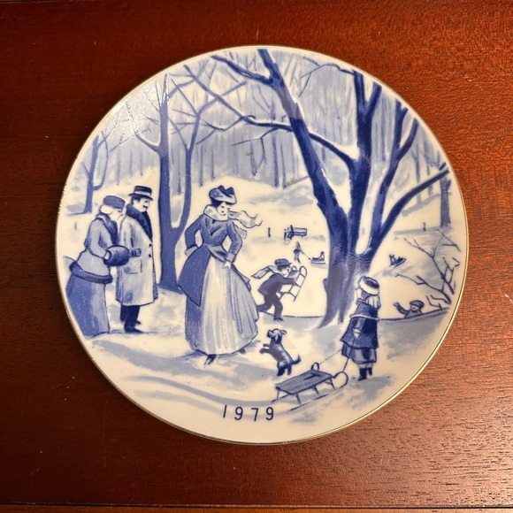 Vintage | Holiday | Vintage 979 Christmas Winter Sledding Scene Plate ...